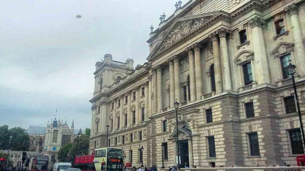 30 Largest Banks in the World by Assets, and Market Capital - Country FAQ